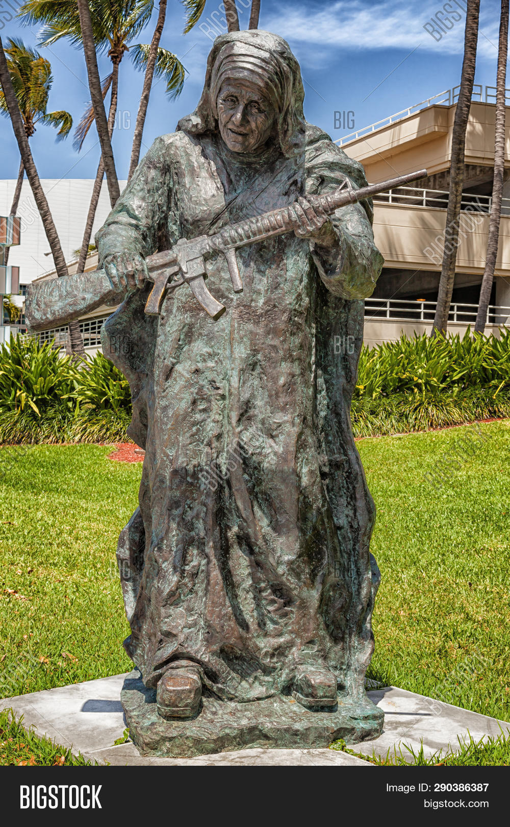 Miami, Usa - 10. April Image & Photo (Free Trial) | Bigstock