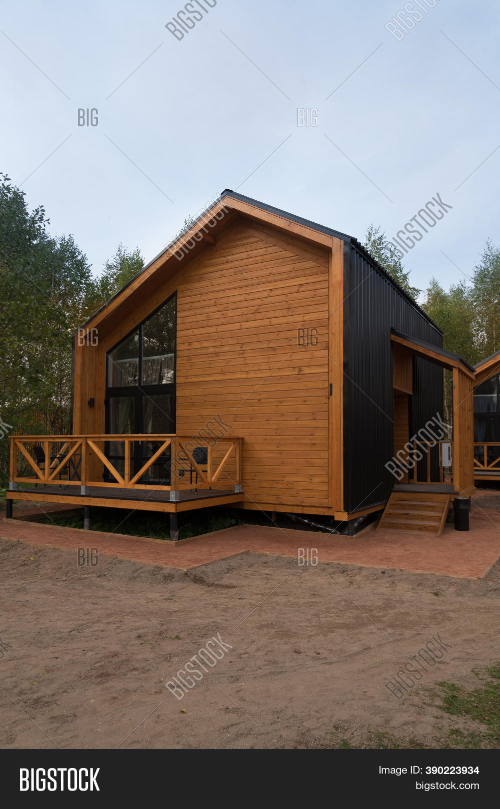 Barnhouse Style House Image & Photo (Free Trial) | Bigstock