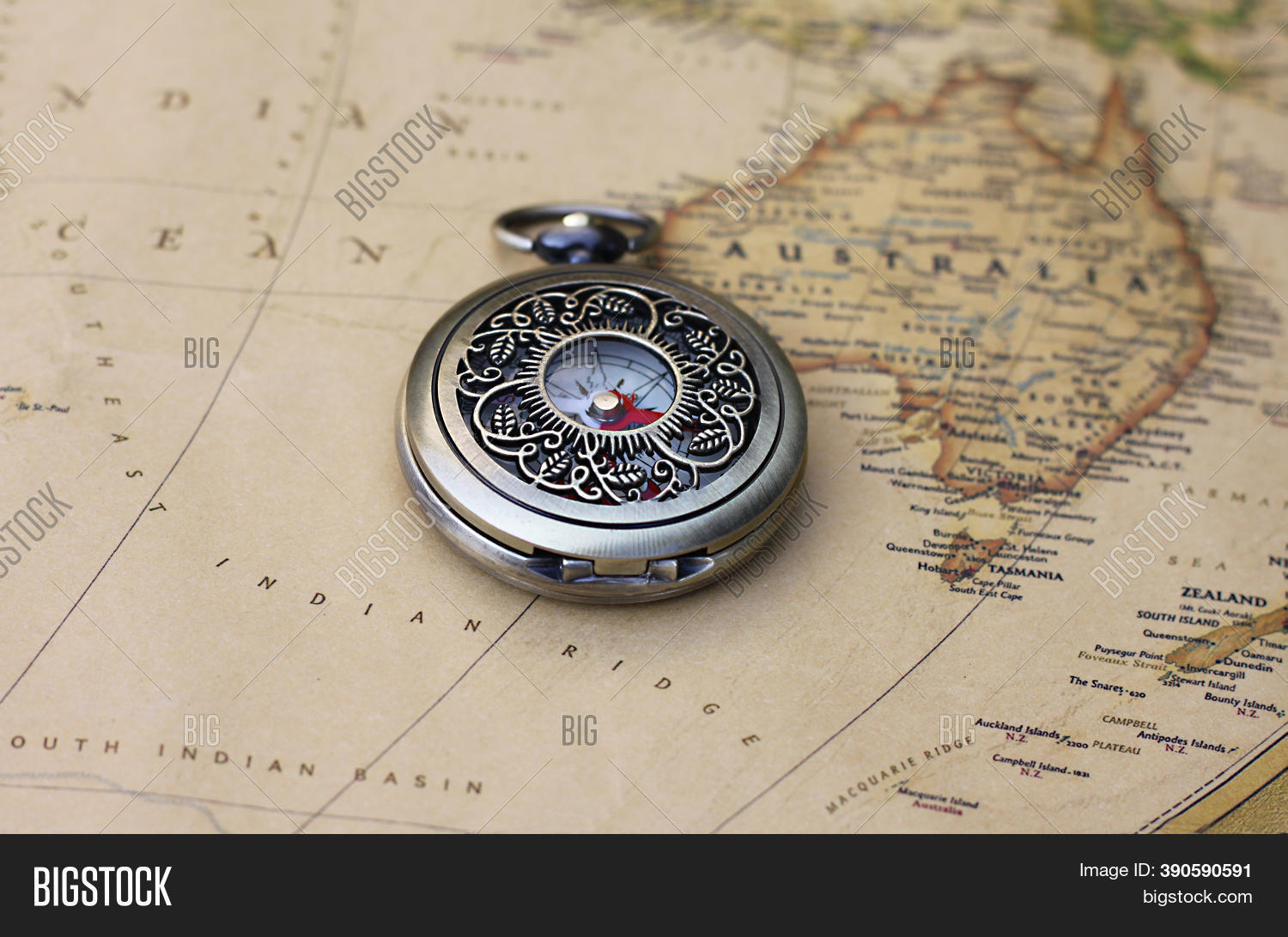 Classic Round Compass Image & Photo (Free Trial) | Bigstock