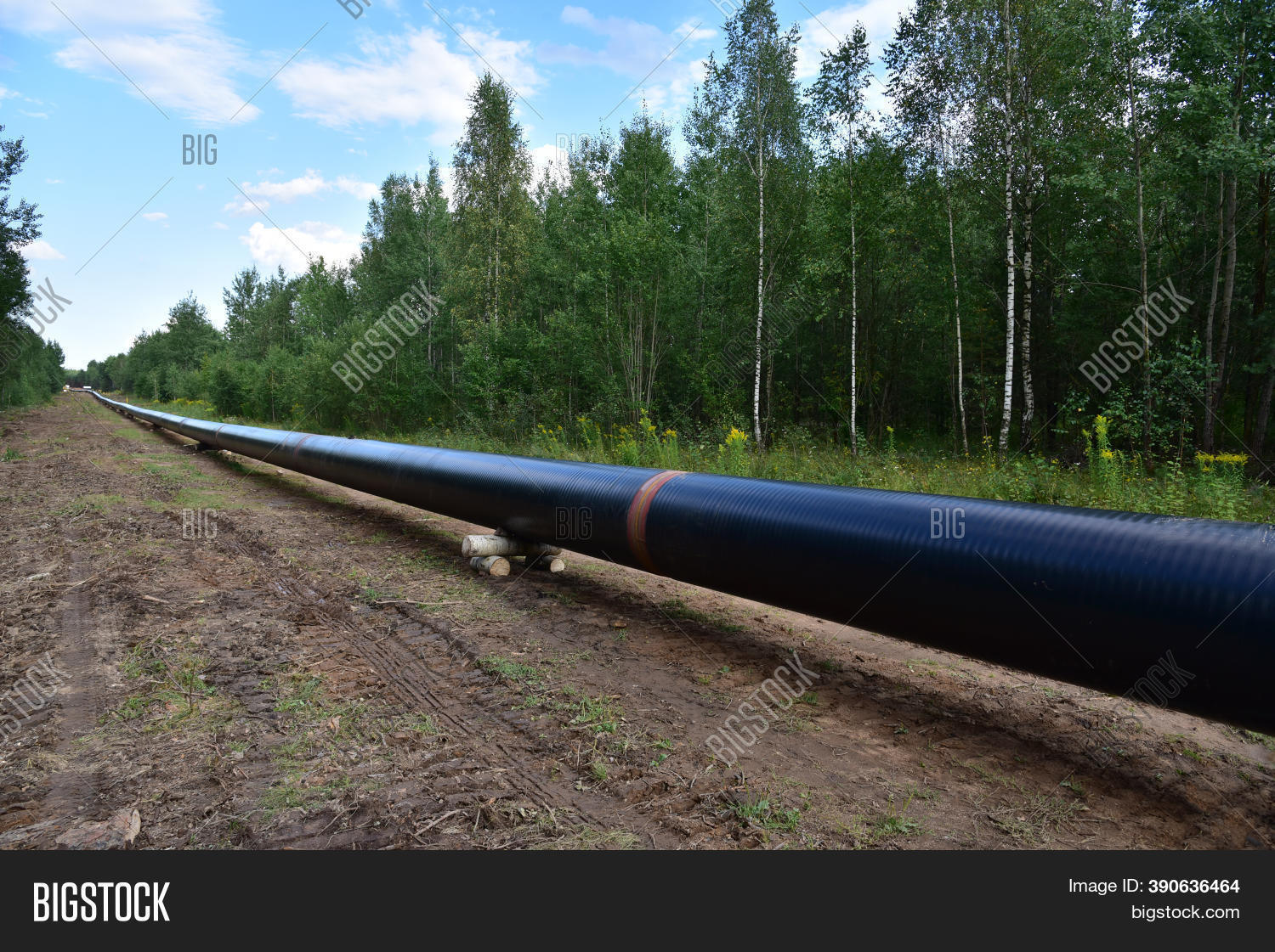 Natural Gas Pipeline Image & Photo (Free Trial) | Bigstock