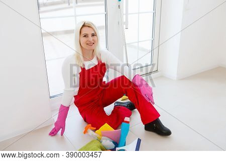 Cleaning Lady Bucket Image & Photo (Free Trial) | Bigstock