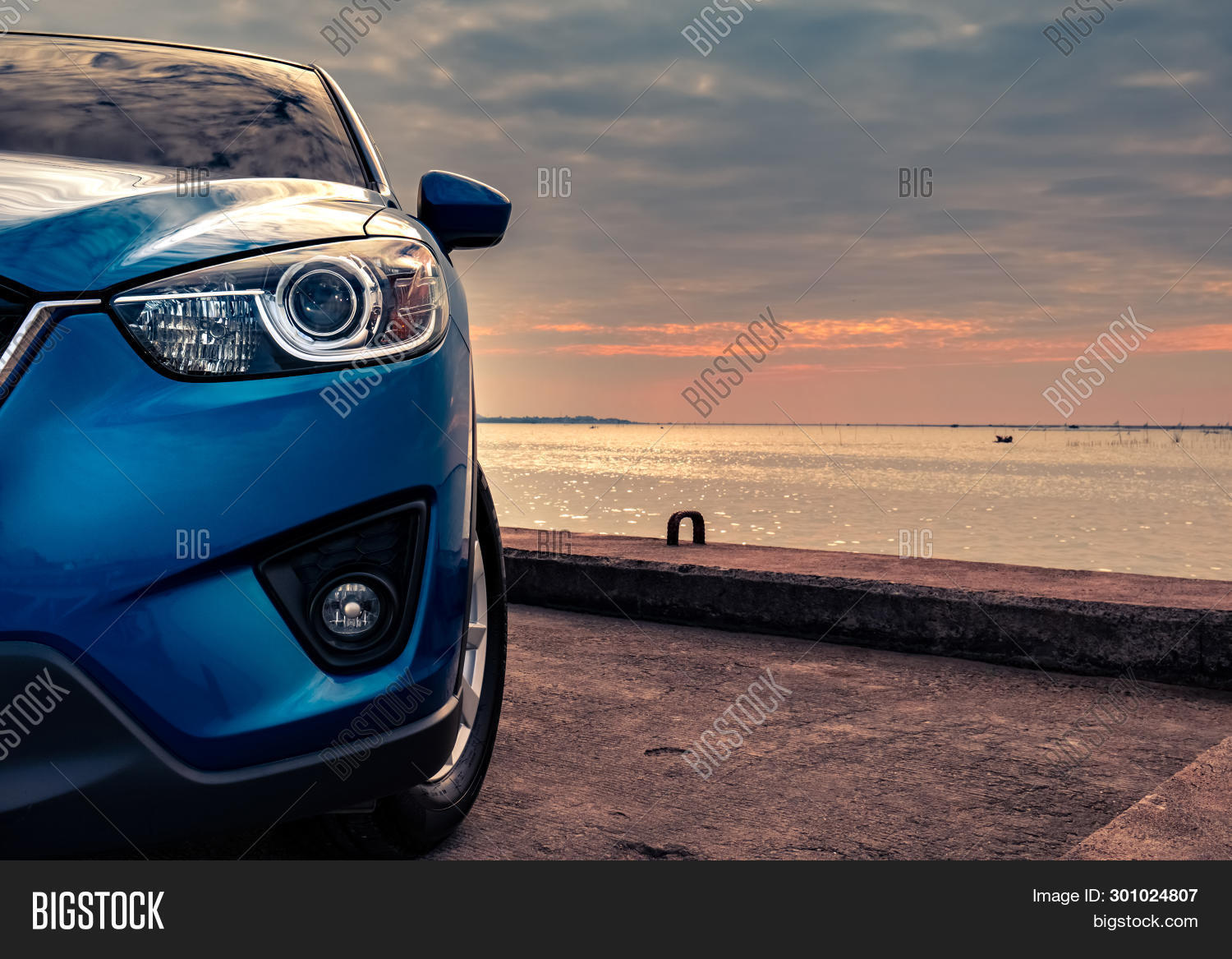 Blue Compact Suv Car Image & Photo (Free Trial) | Bigstock