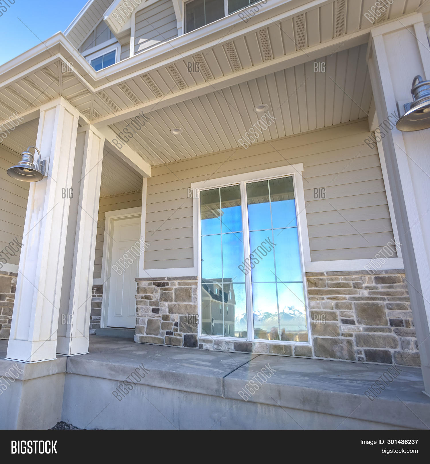 Square Facade Home Image & Photo (Free Trial) | Bigstock