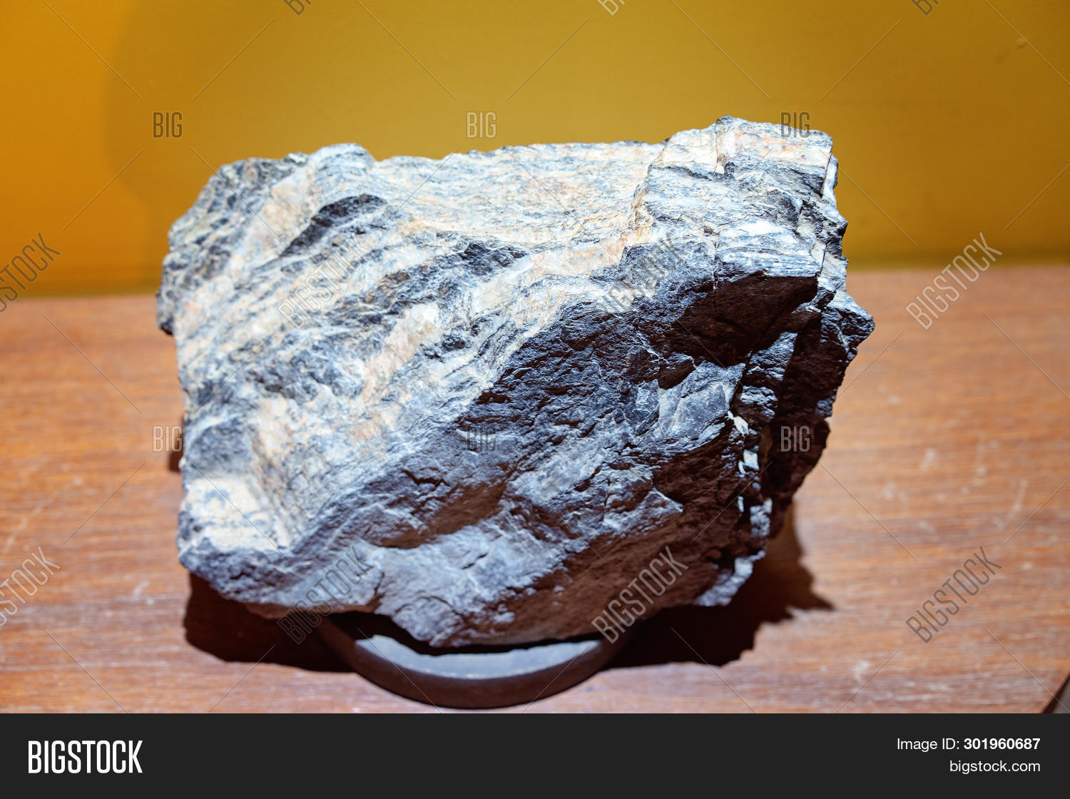 Oxidized Zones Quartz Image & Photo (Free Trial) | Bigstock