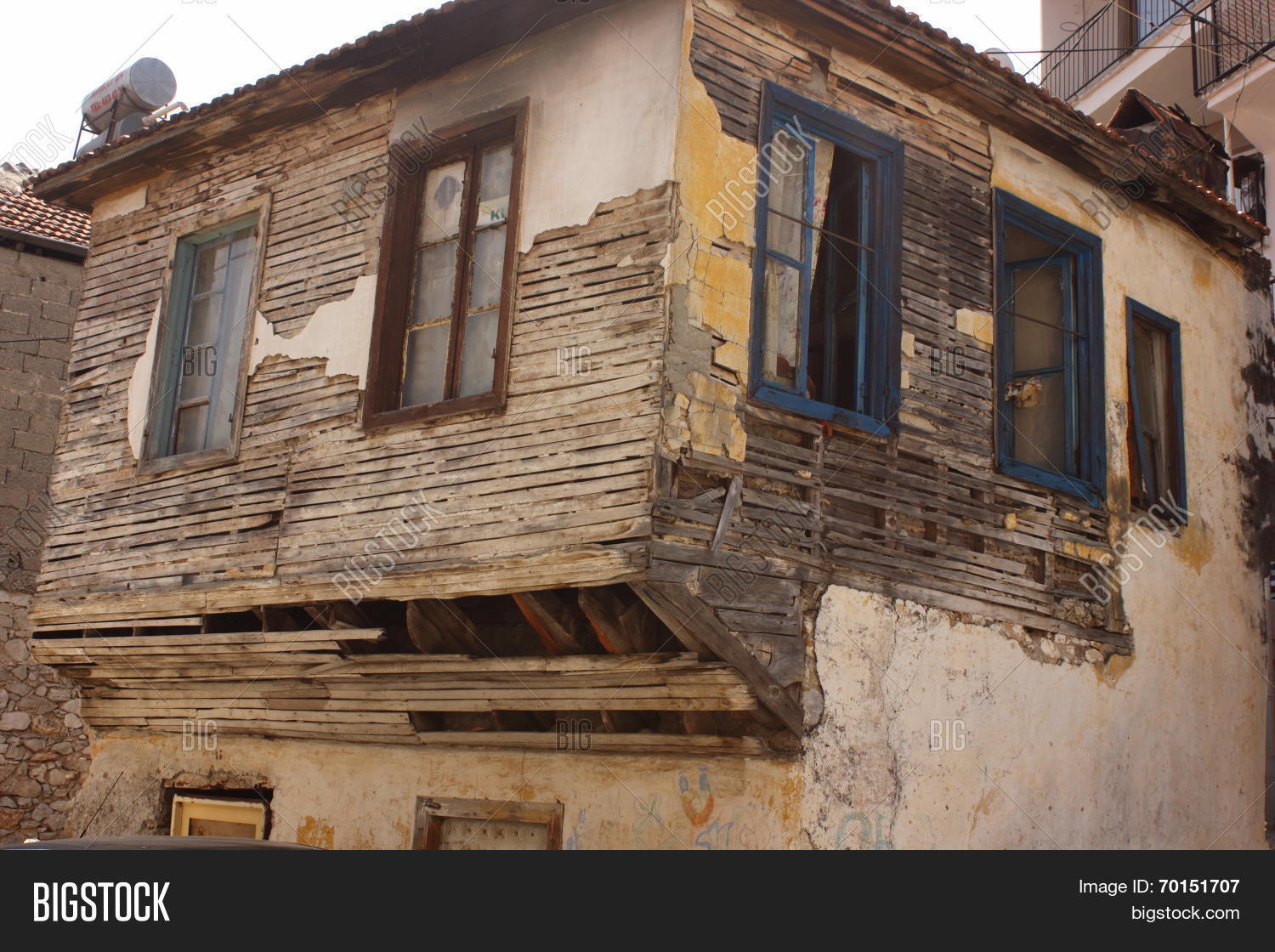 Old Rundown Building Image & Photo (Free Trial) | Bigstock