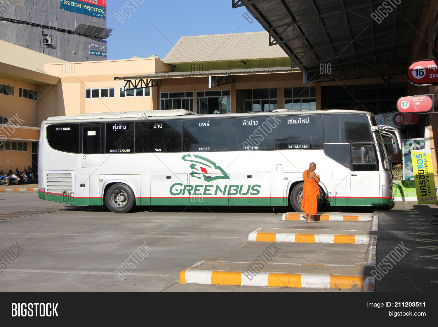 Benze Bus Green Bus Image & Photo (Free Trial) | Bigstock
