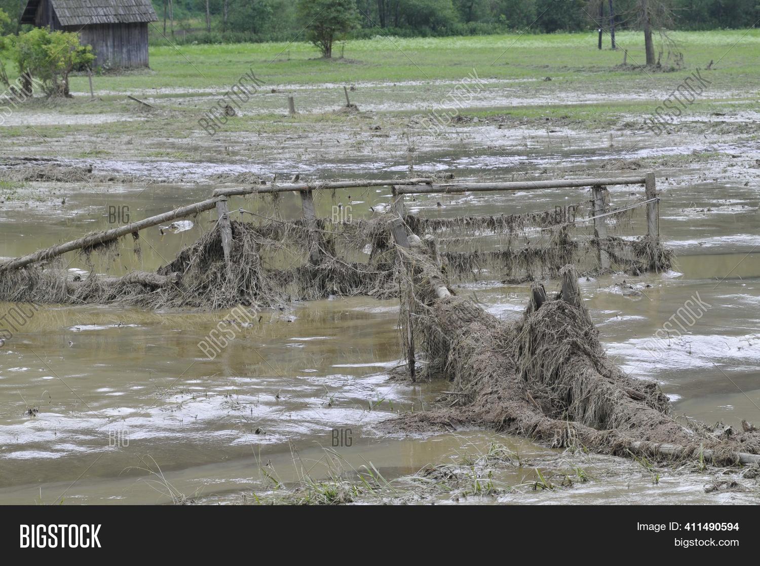 Devastation Floodplain Image & Photo (Free Trial) | Bigstock