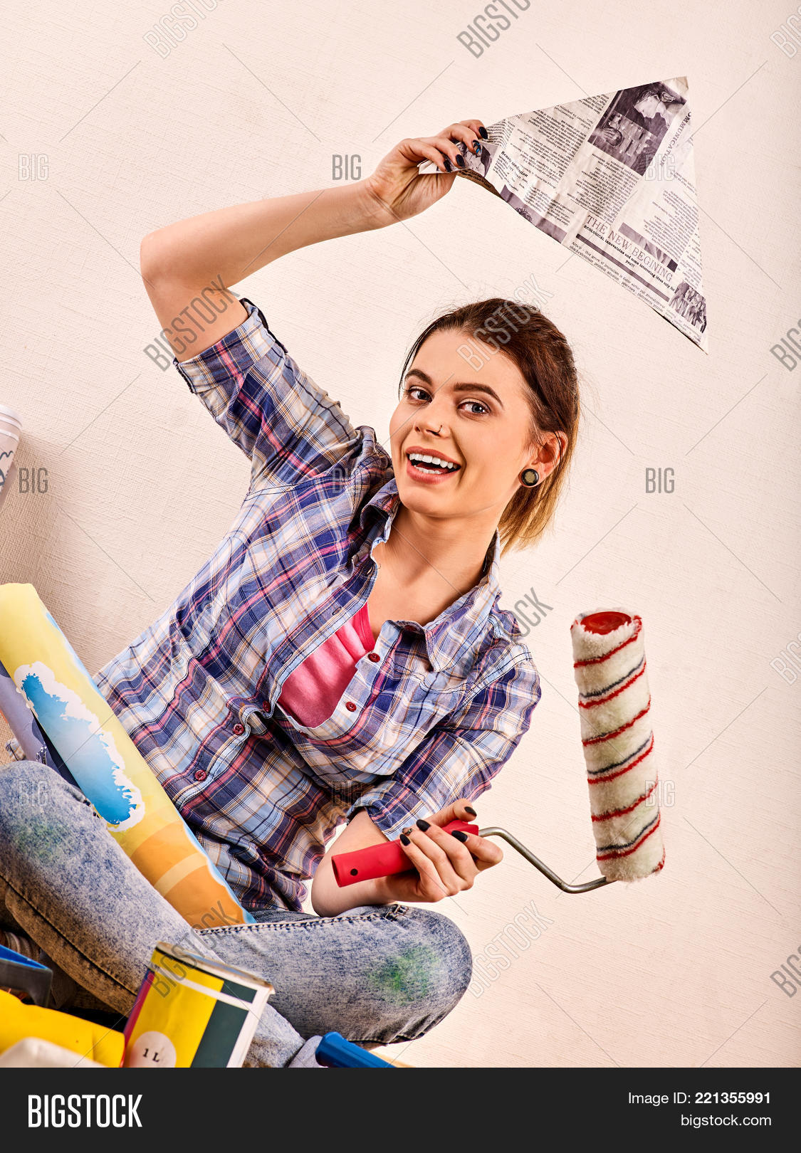 Repair Home Woman Image & Photo (Free Trial) | Bigstock