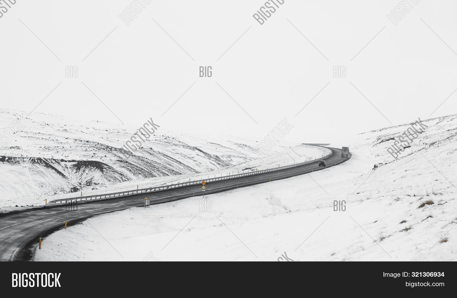 Uphill Curve Road Side Image & Photo (Free Trial) | Bigstock