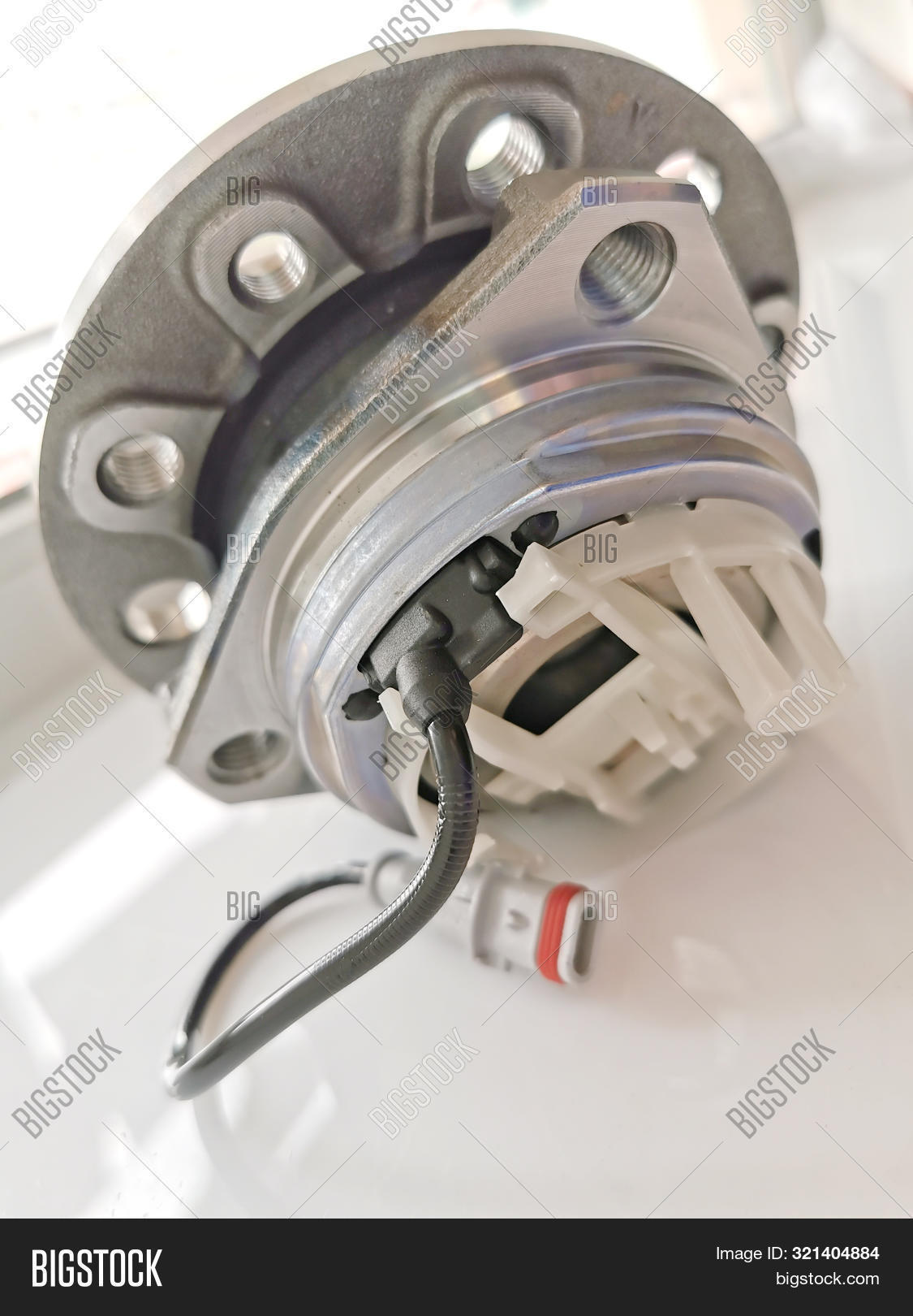 Closeup Car Wheel Hub Image & Photo (Free Trial) | Bigstock