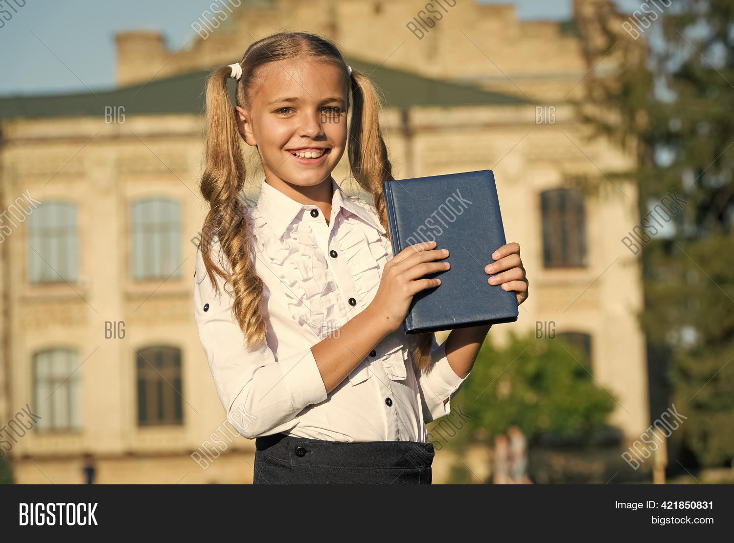 Dig Into Good Book. Image & Photo (Free Trial) | Bigstock