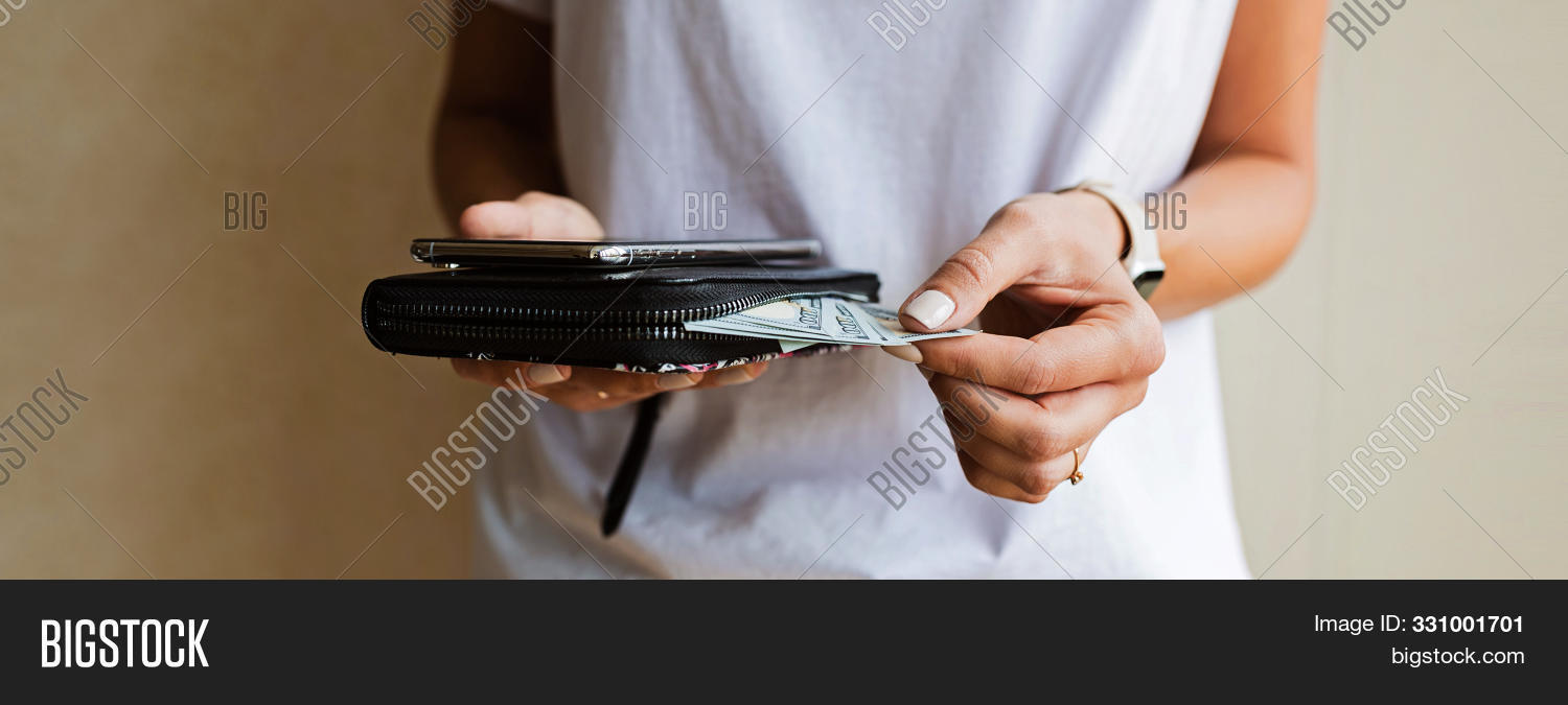 Imagen y foto Wallet Us Dollars (prueba gratis) | Bigstock