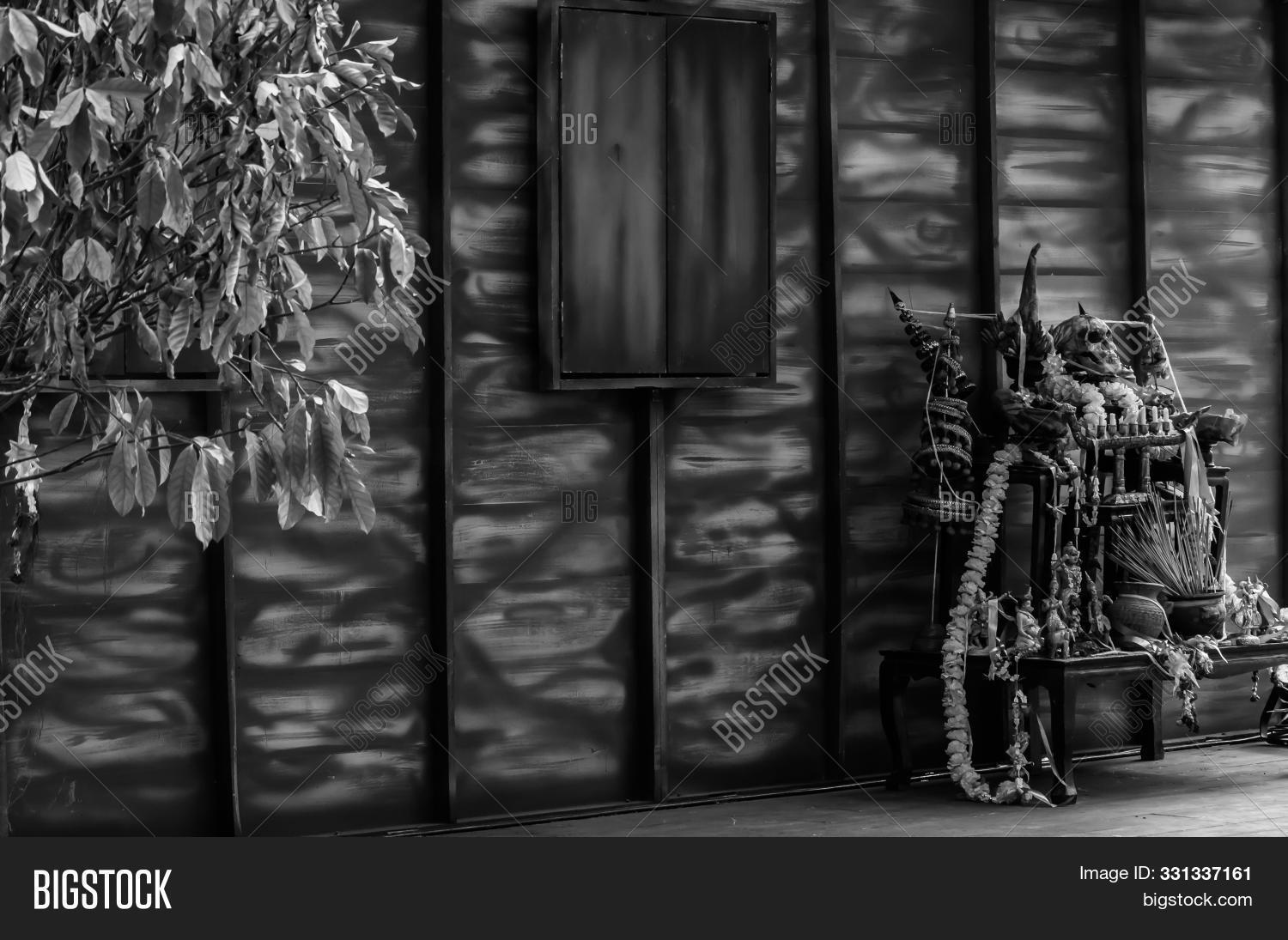 Horror Scary Halloween Image & Photo (Free Trial) | Bigstock