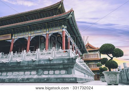 Imagen y foto Exterior Chinese (prueba gratis) | Bigstock