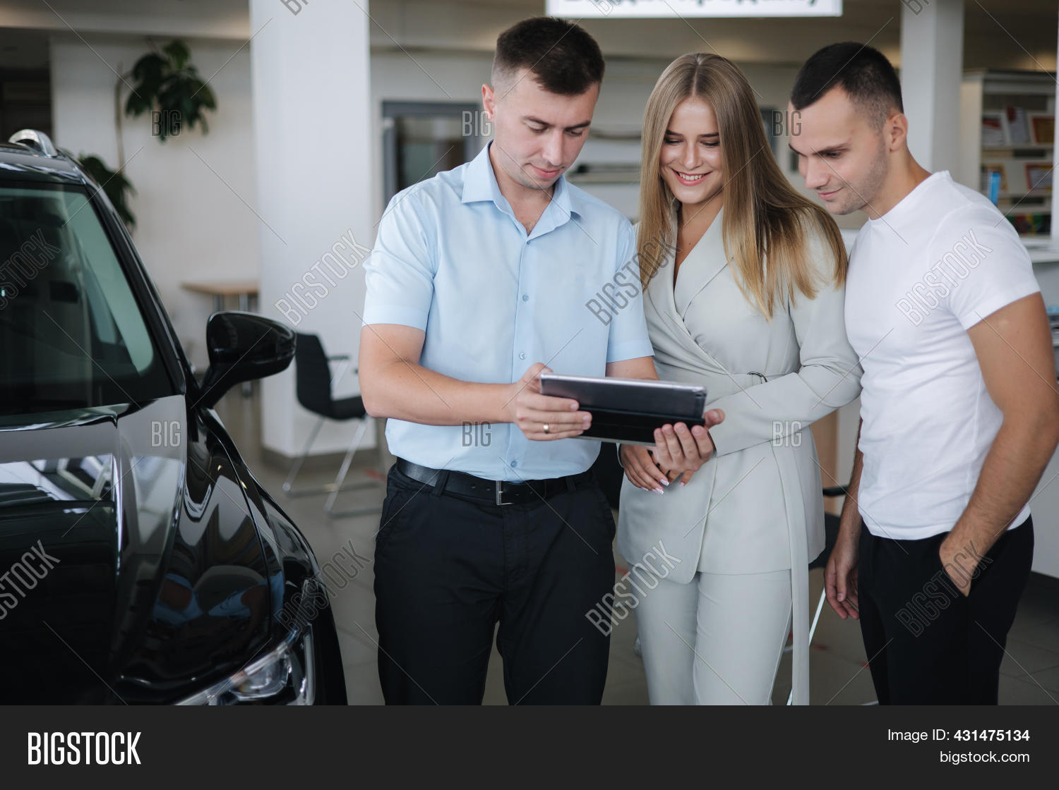 Salesperson 图片和照片（免费试用） | Bigstock