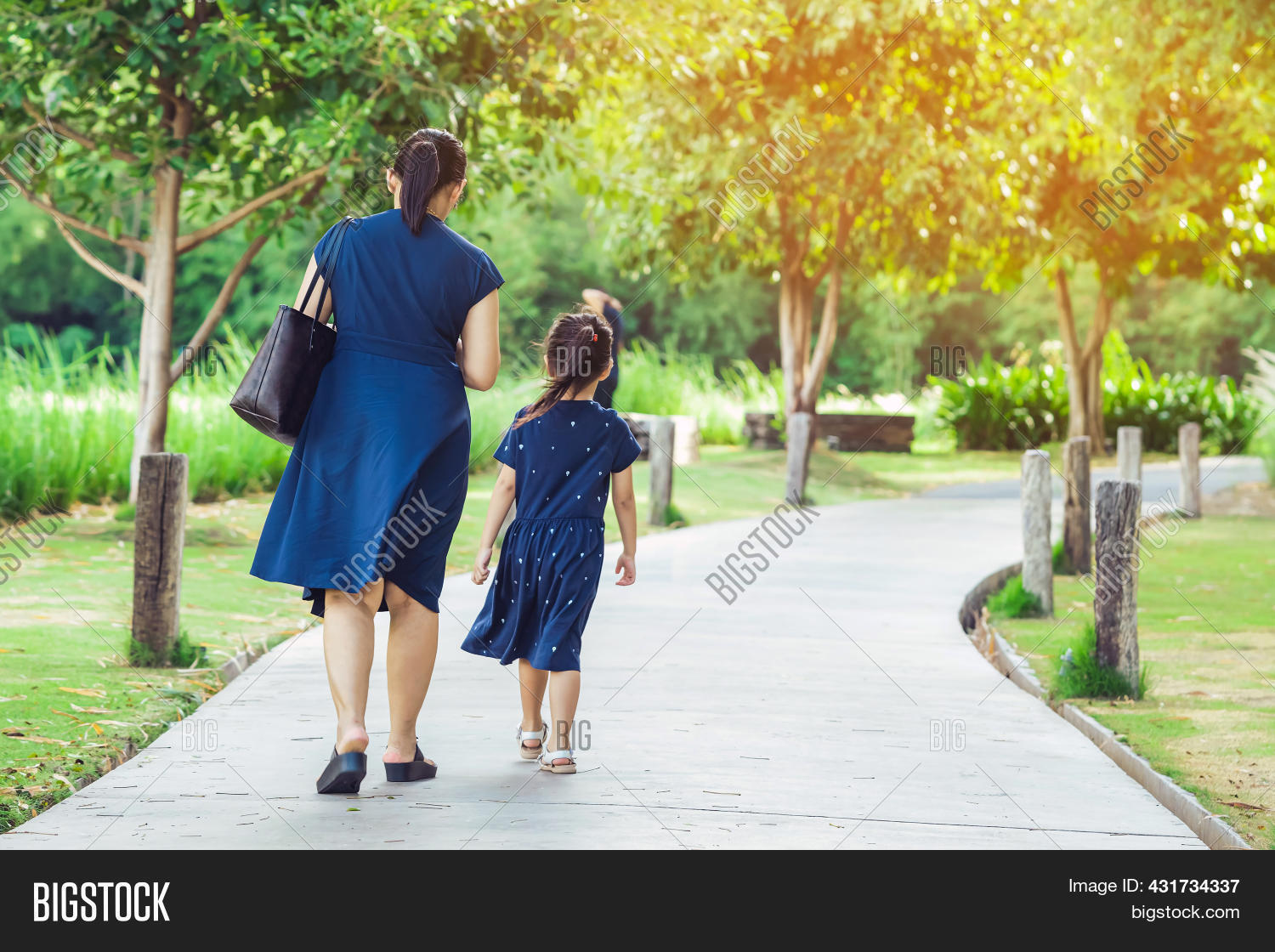 Back View Mother Image & Photo (Free Trial) | Bigstock