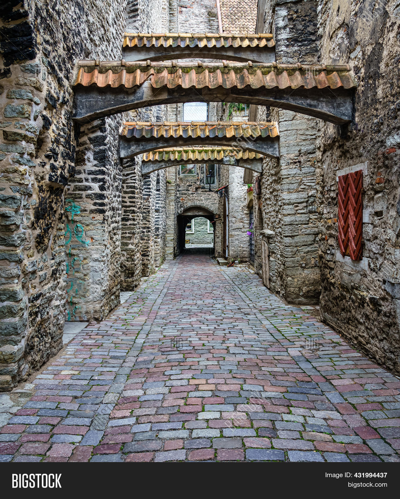 Narrow Medieval Alley Image & Photo (Free Trial) | Bigstock