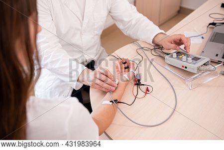 Patient Nerves Testing Image & Photo (Free Trial) | Bigstock