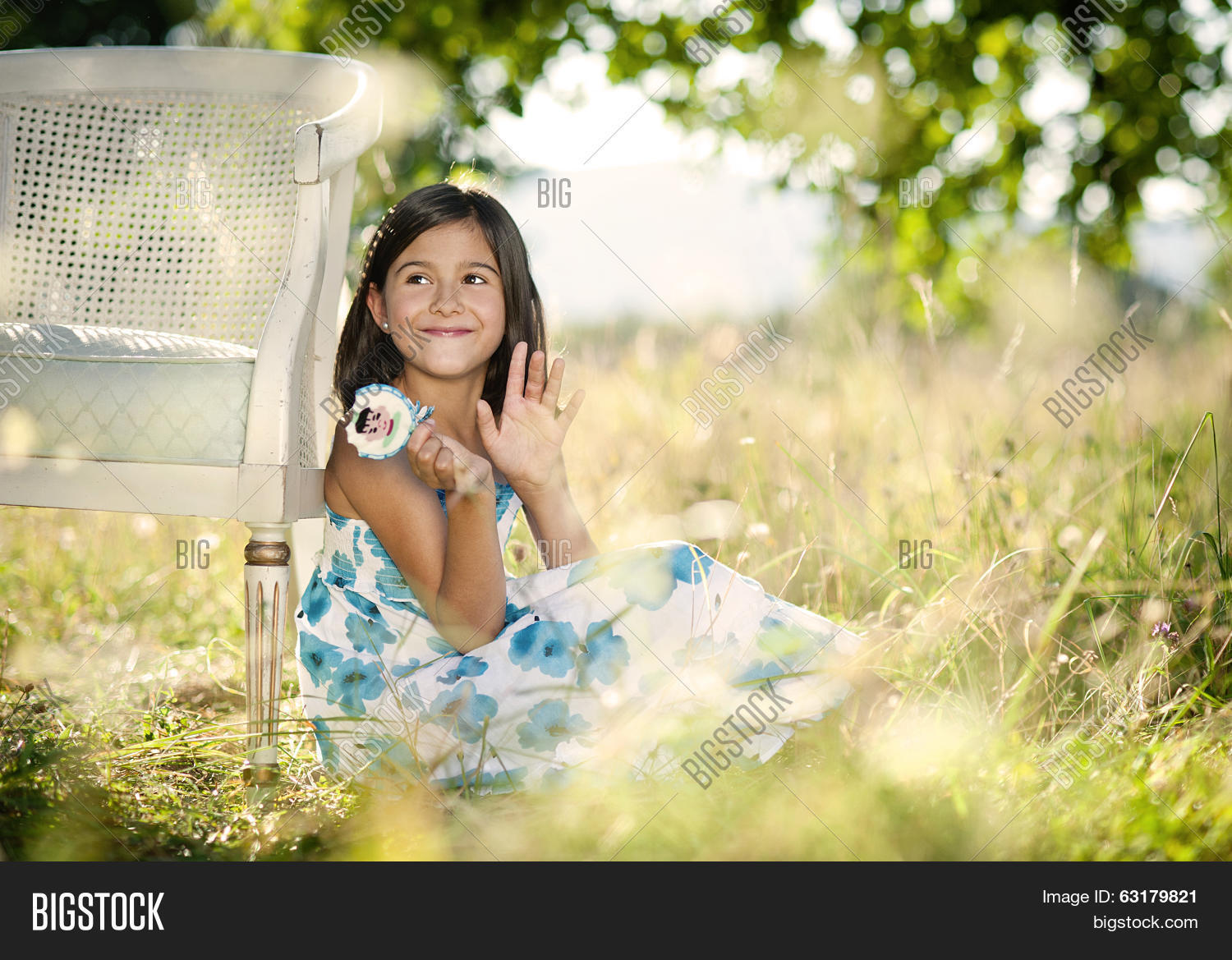 Little Girl Park Image & Photo (Free Trial) | Bigstock