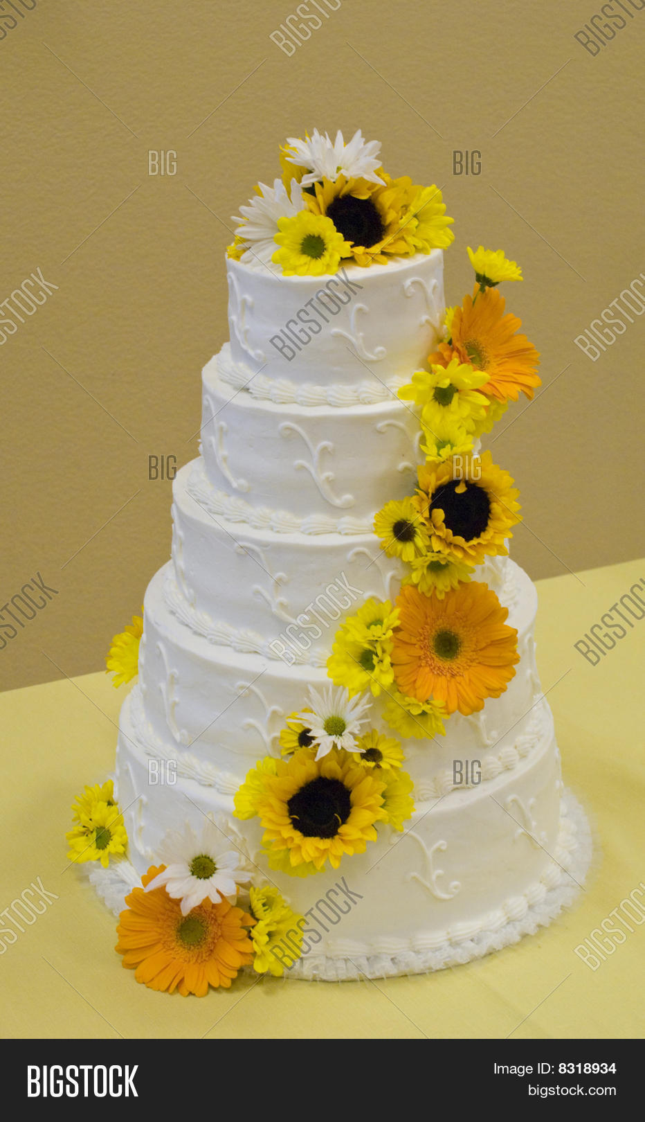 Black-Eyed Susan Cake Image & Photo (Free Trial) | Bigstock