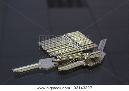 Blank Keys Cutting Image & Photo (Free Trial) | Bigstock