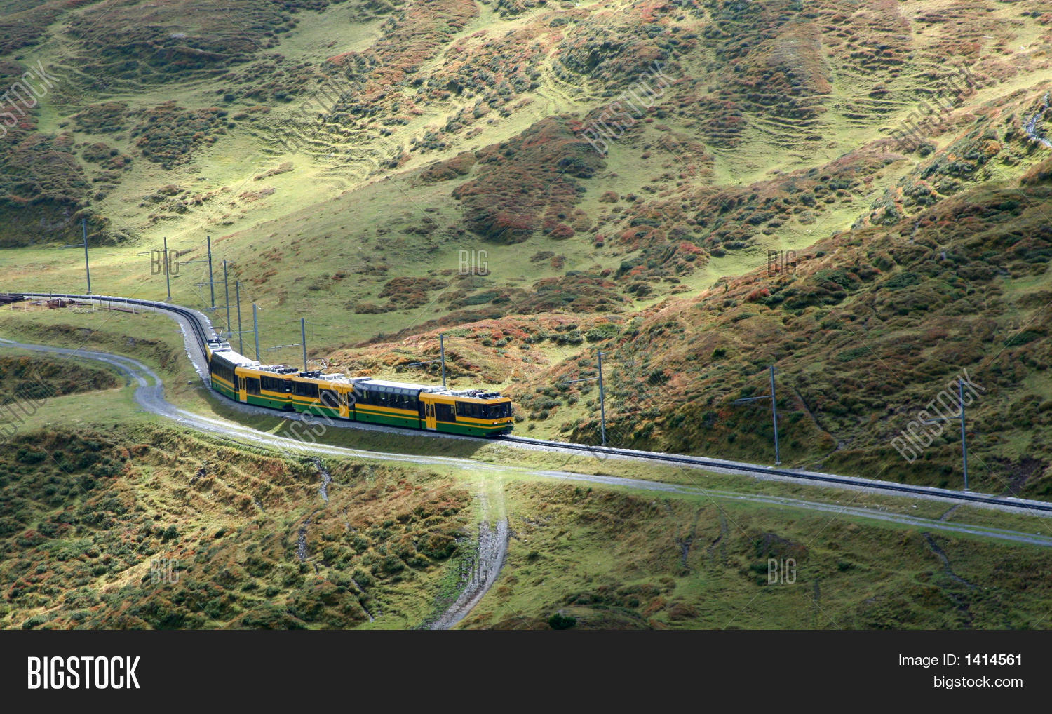 Train Winding Through Image & Photo (Free Trial) | Bigstock