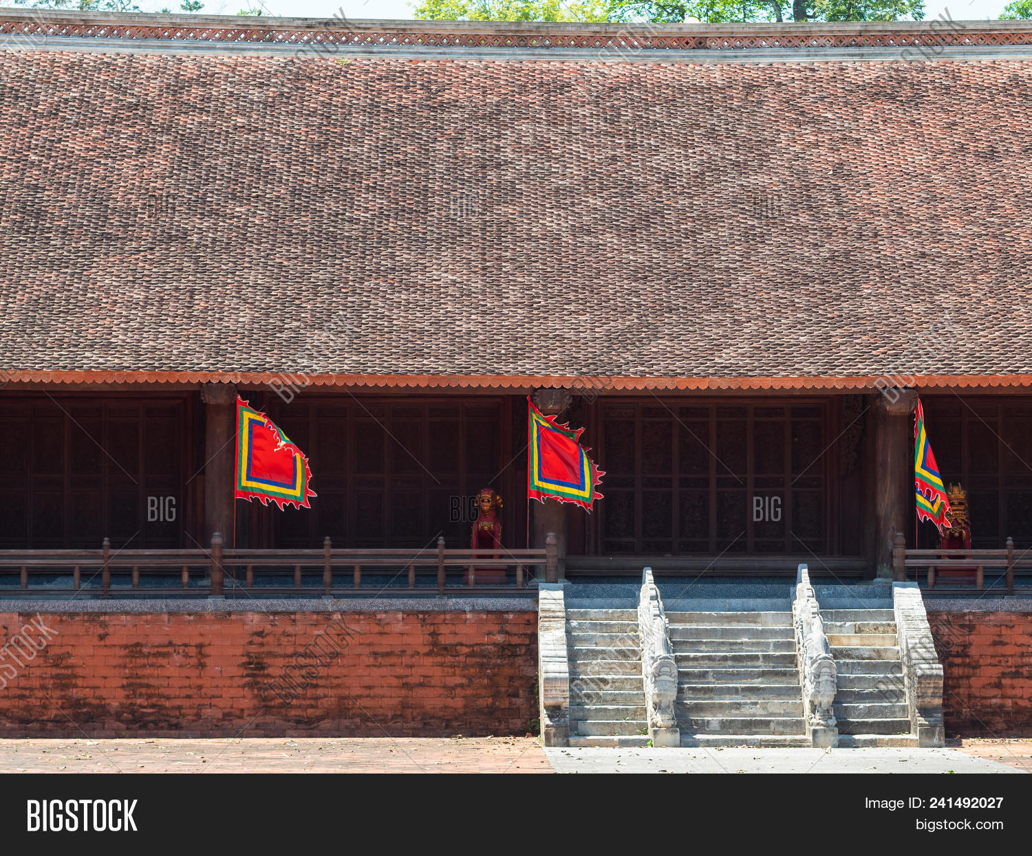 Lam Kinh Temple Xuan Image & Photo (Free Trial) | Bigstock