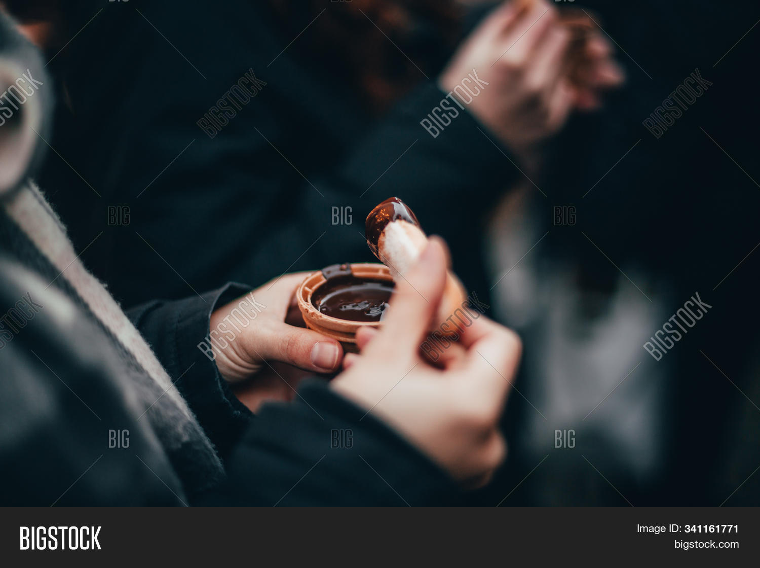 Imagen y foto Woman Hands Eating (prueba gratis) | Bigstock
