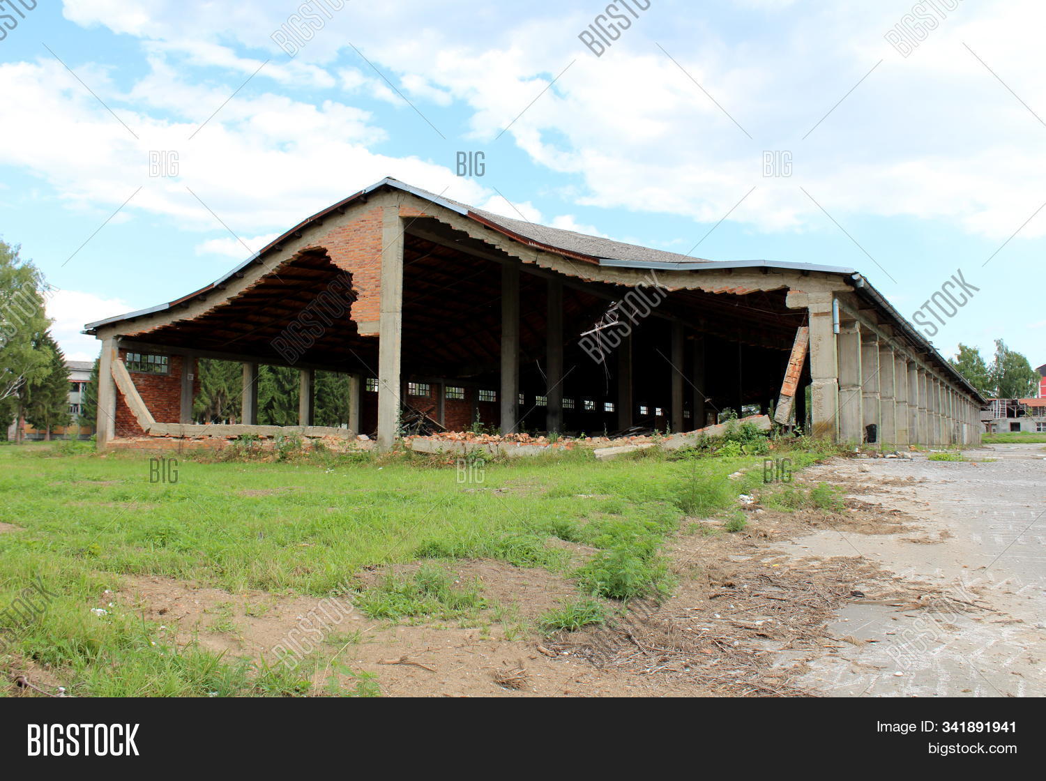 Wide Large Hangar Image & Photo (Free Trial) | Bigstock