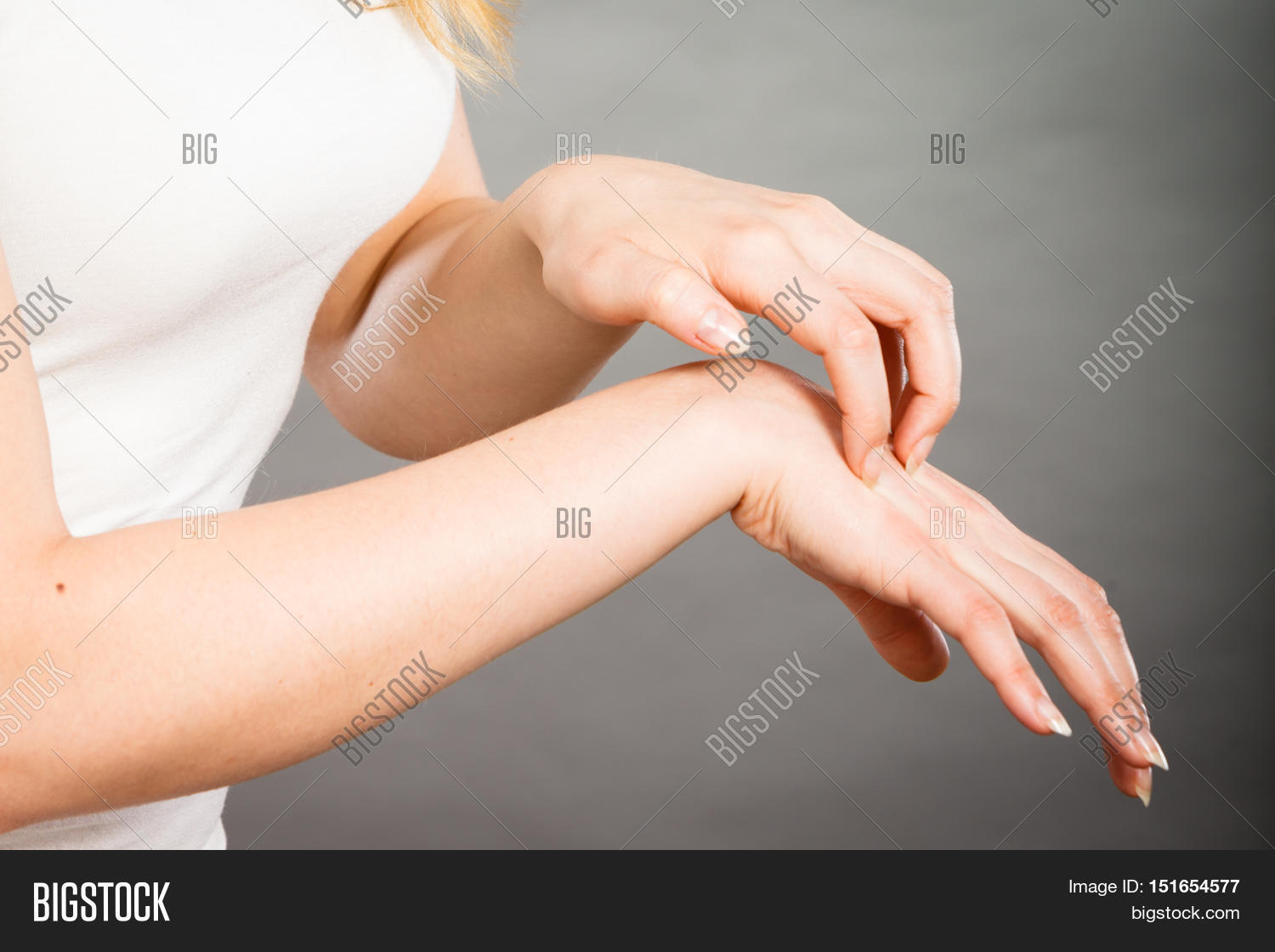Female Scratching Her Image & Photo (Free Trial) | Bigstock