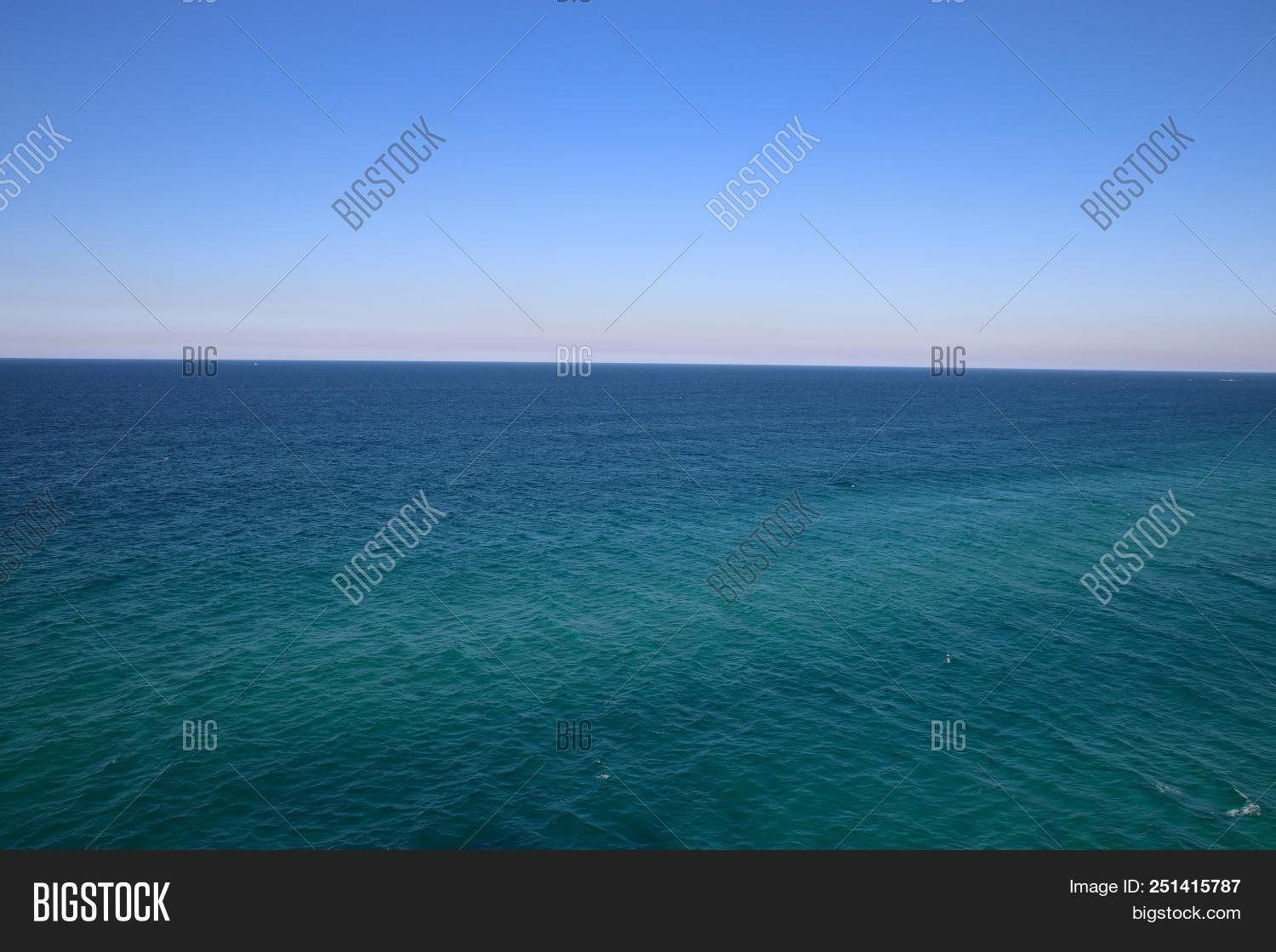 Horizon Ocean, View Image & Photo (Free Trial) | Bigstock