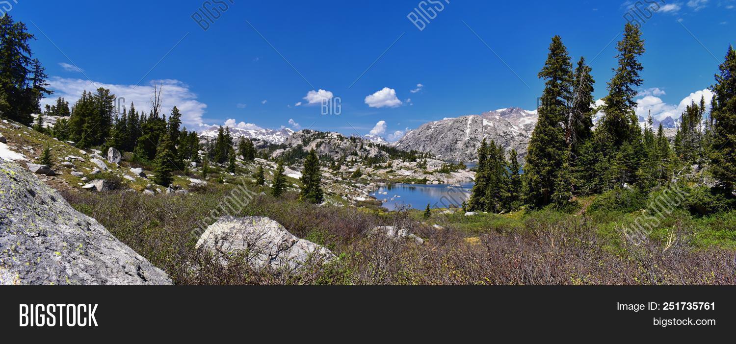Island Lake Wind River Image & Photo (Free Trial) | Bigstock