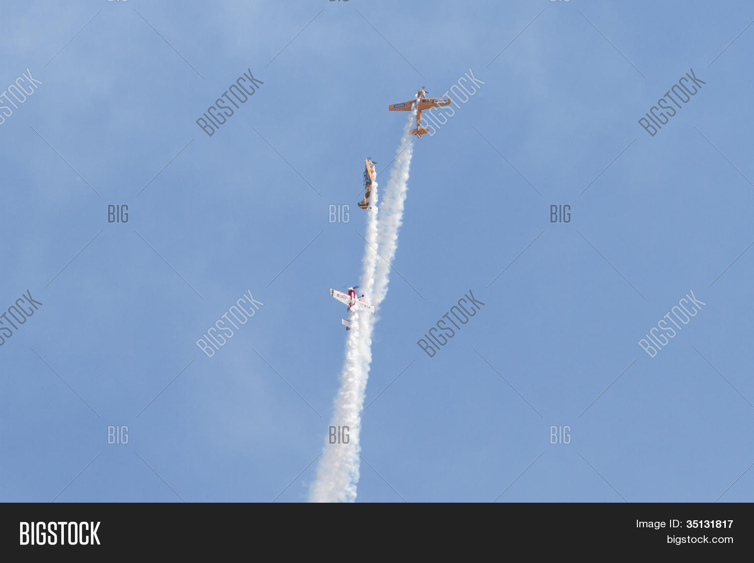 Iacarii Acrobati Image & Photo (Free Trial) | Bigstock