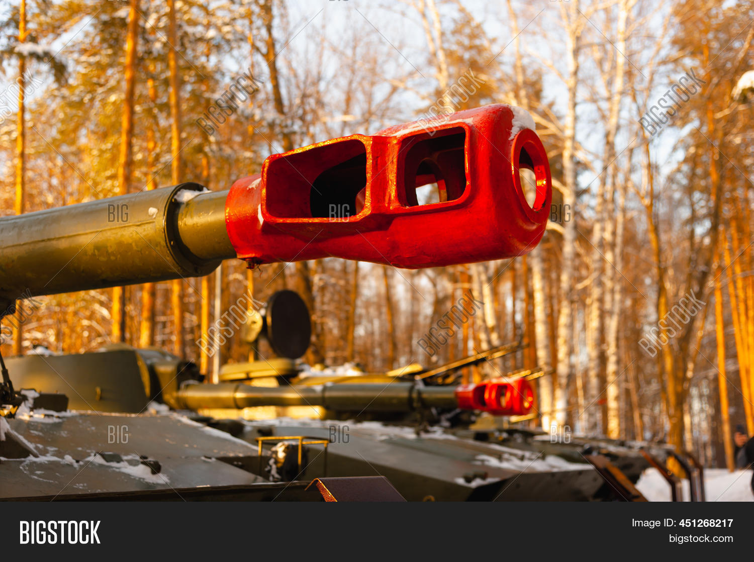 Cannon Russian Tank Image & Photo (Free Trial) | Bigstock
