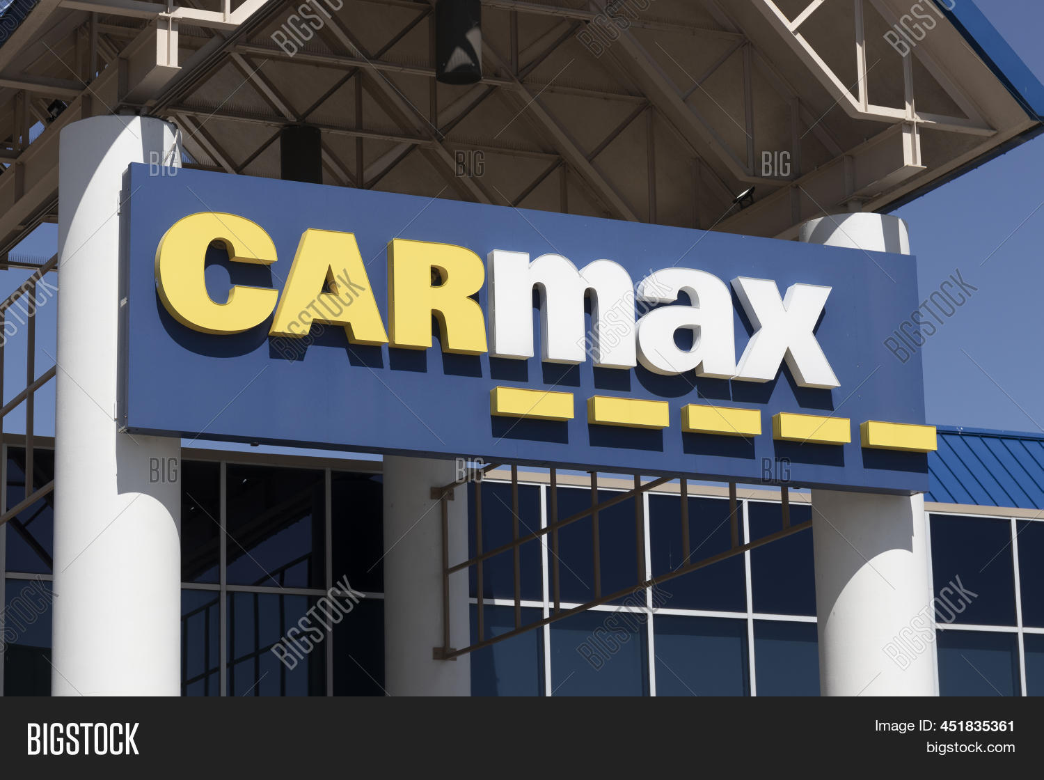Carmax Auto Dealership Image & Photo (Free Trial) | Bigstock
