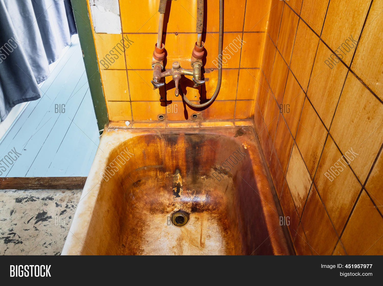 Rust Stains Bathtub On Image & Photo (Free Trial) | Bigstock