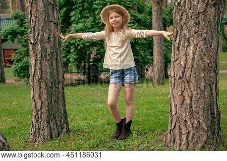 Cheerful Tween Girl Image & Photo (Free Trial) | Bigstock