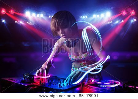Pretty Young Disc Image & Photo (Free Trial) | Bigstock
