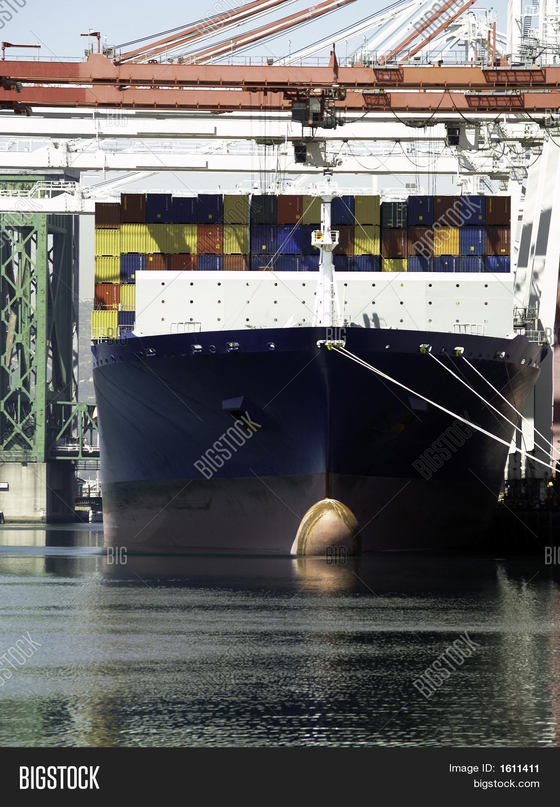 Ocean Freight Boat Image & Photo (Free Trial) | Bigstock