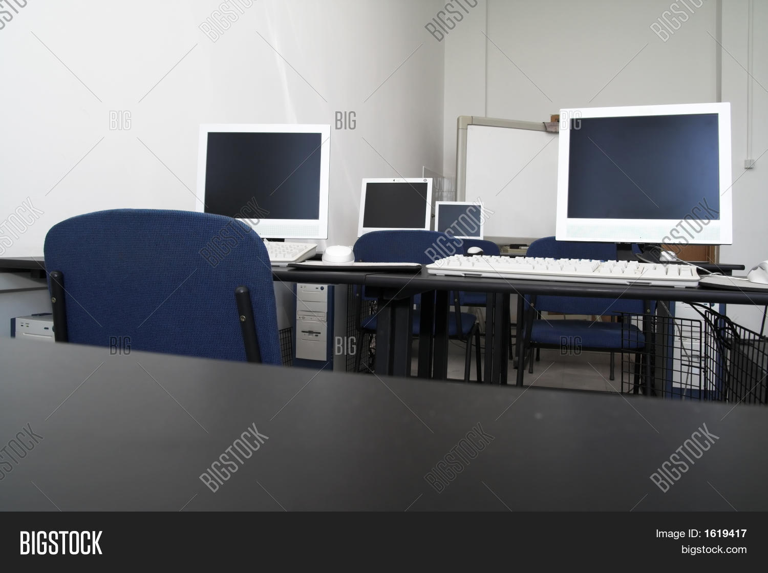 Computer Classroom Image & Photo (Free Trial) | Bigstock