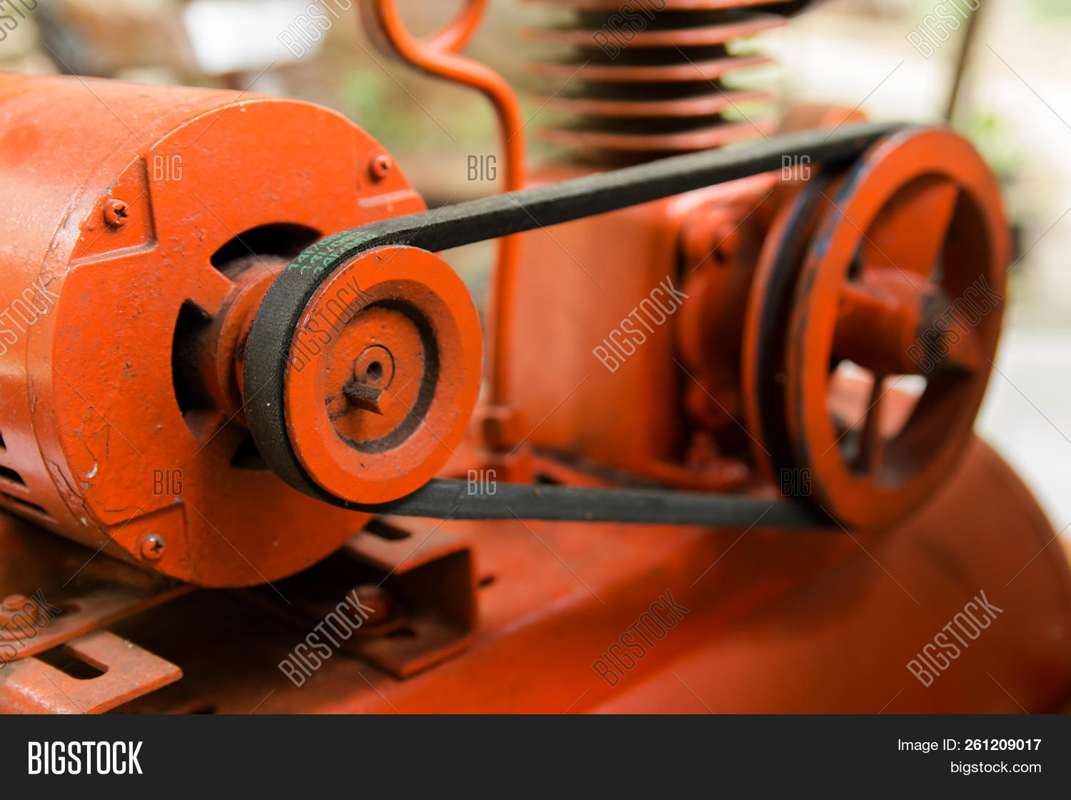 Close Pulley Belt Image & Photo (Free Trial) | Bigstock