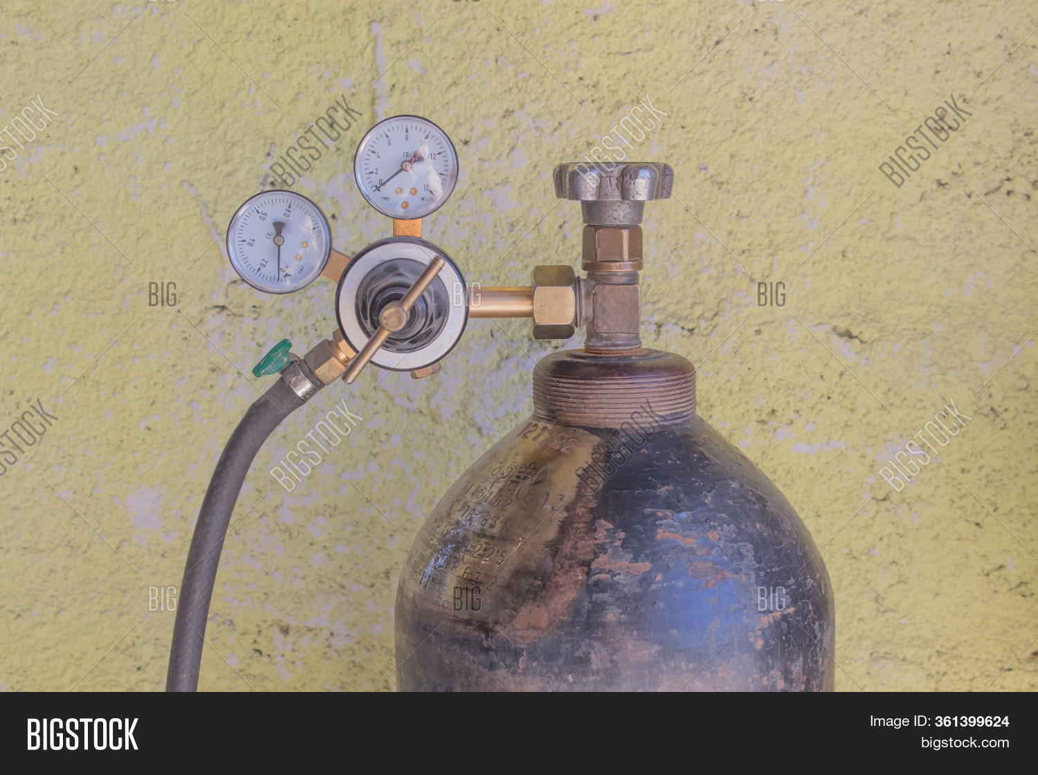Oxygen Tank Compressed Image & Photo (Free Trial) | Bigstock