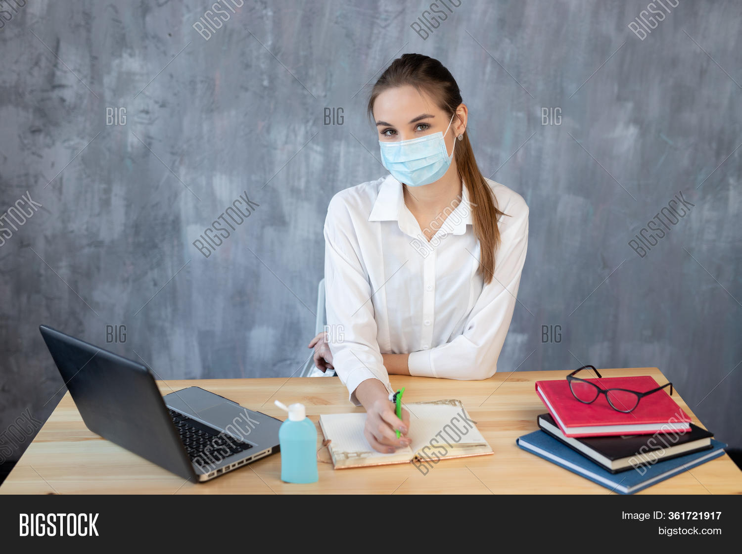 Coronavirus Quarantine Image & Photo (Free Trial) | Bigstock