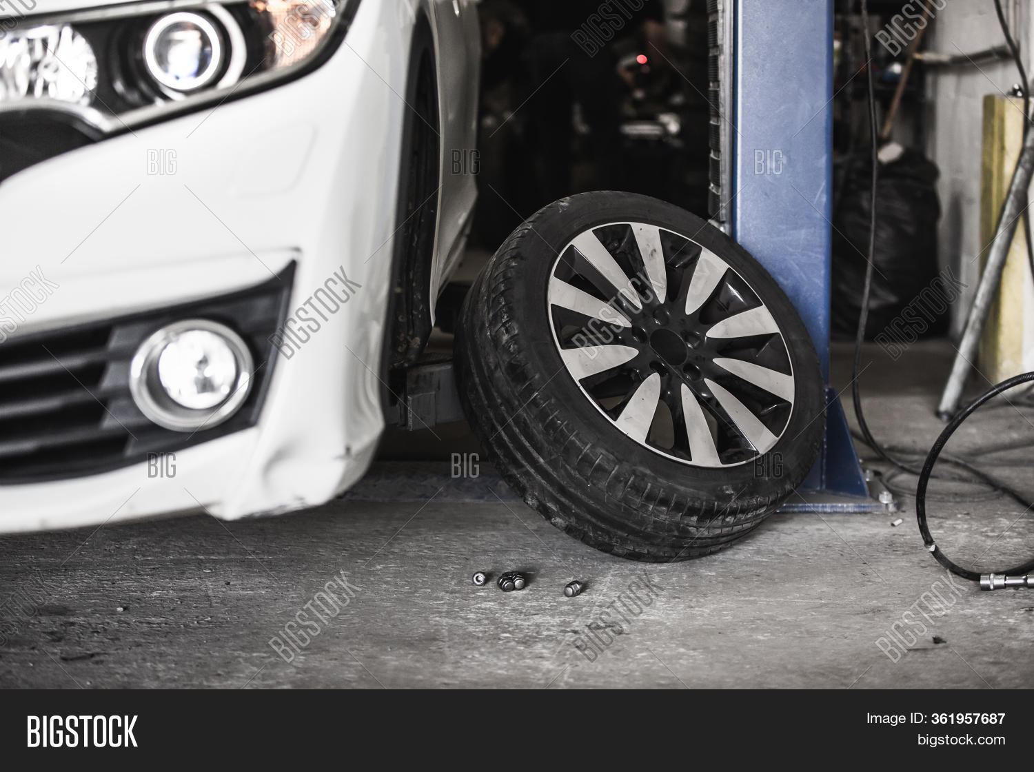 Changing Car Wheel Image & Photo (Free Trial) | Bigstock
