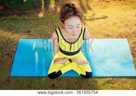 Happy Asian Armless Image & Photo (Free Trial) | Bigstock
