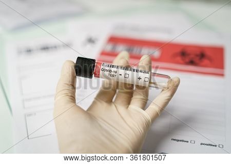 Hand Holding Covid-19 Image & Photo (Free Trial) | Bigstock