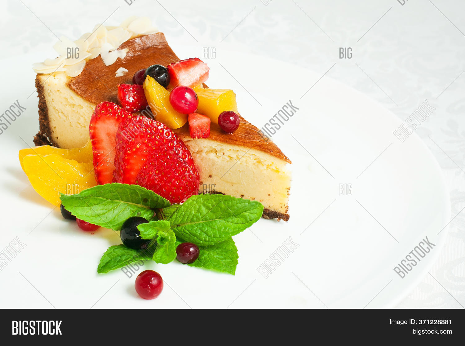 Serving Cheesecake Image & Photo (Free Trial) | Bigstock