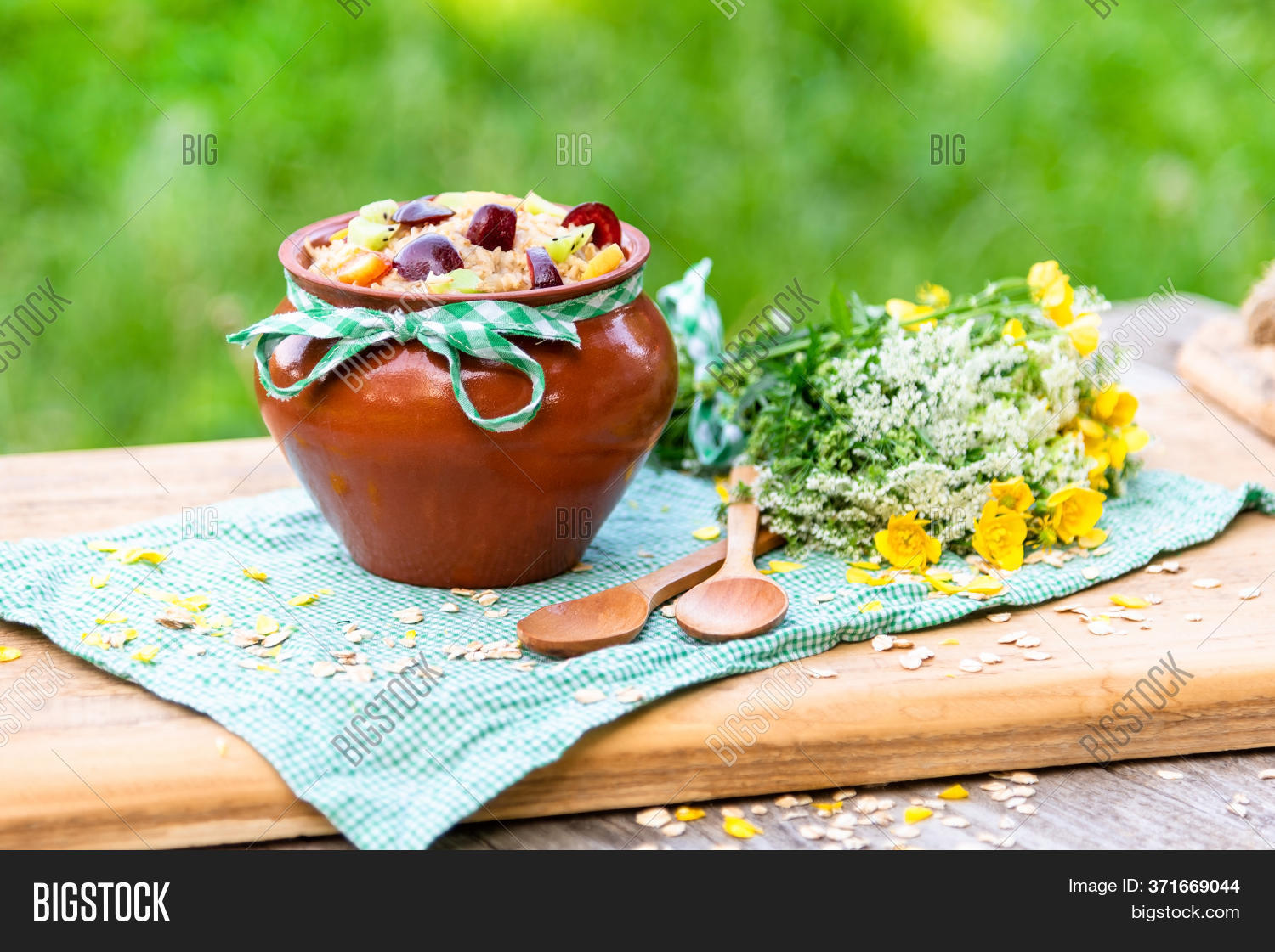 Oatmeal Kacha Pieces Image & Photo (Free Trial) | Bigstock