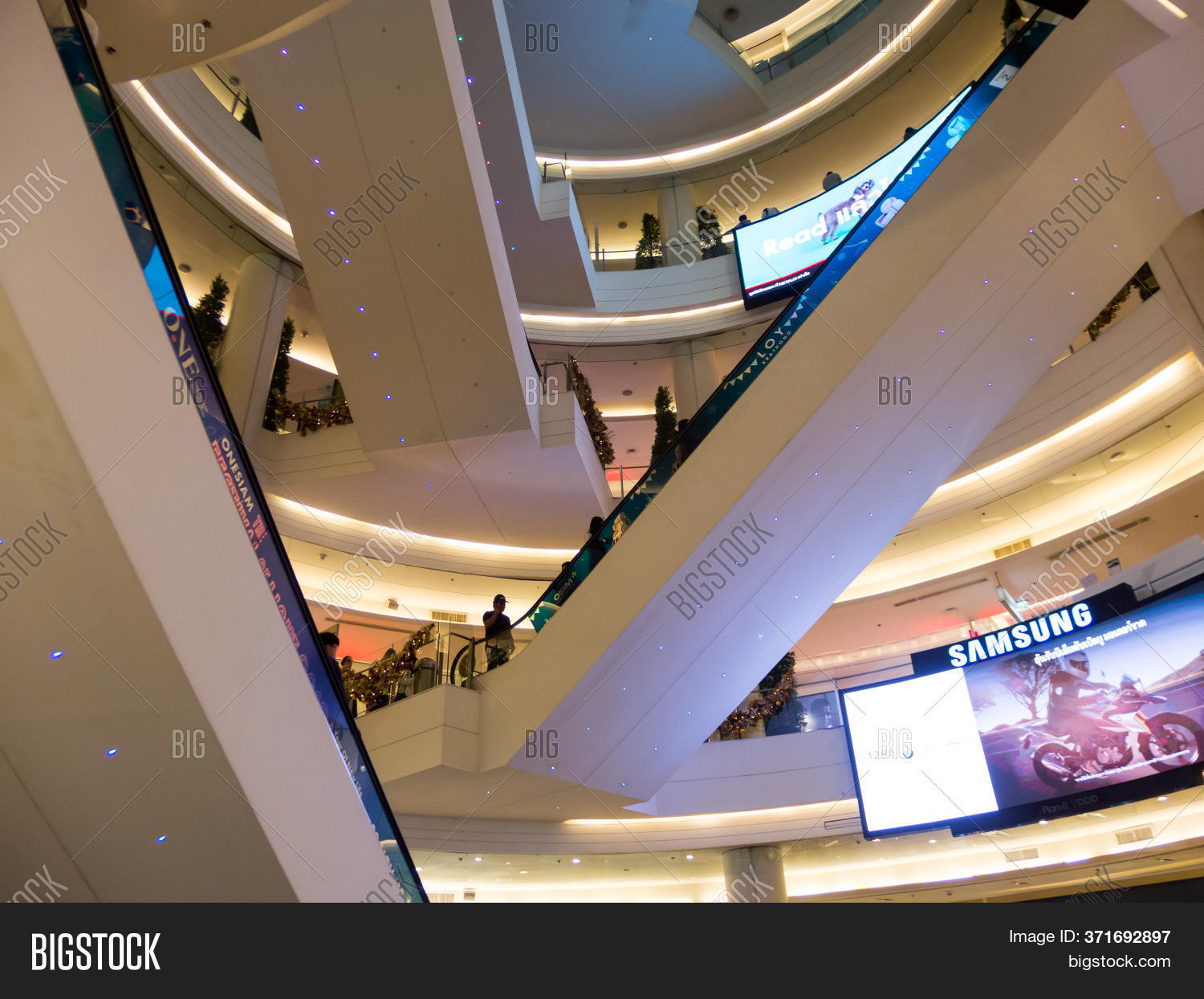 Siam Paragon Bangkok Image & Photo (Free Trial) | Bigstock