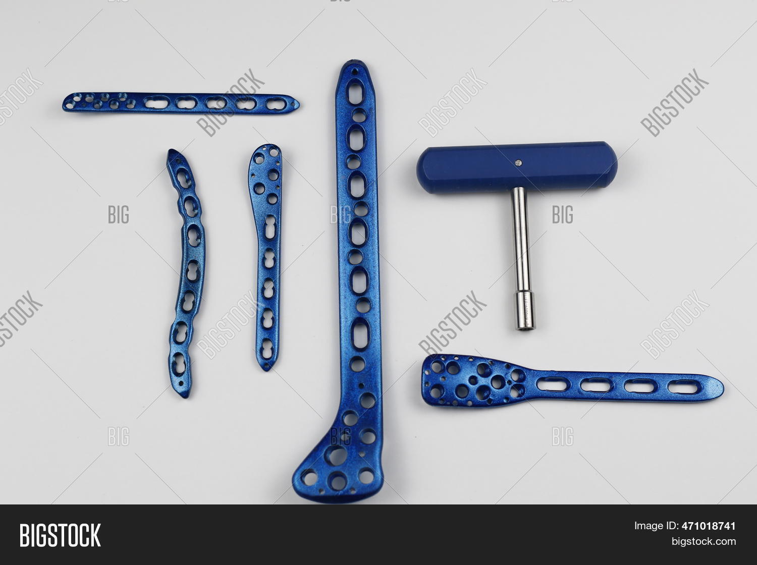 Surgical Plates Image & Photo (Free Trial) | Bigstock